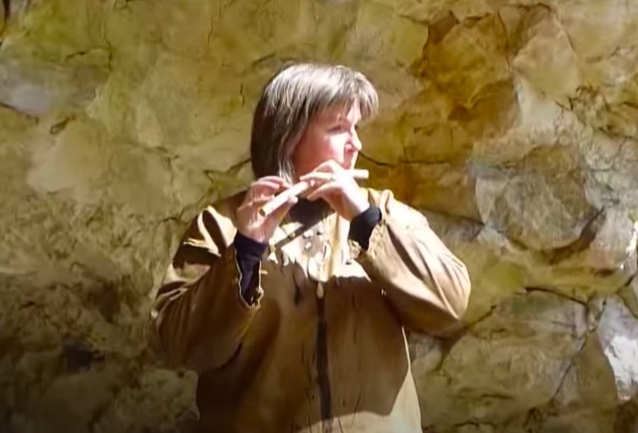 woman-playing-paleolithic-flute – the heart thrills